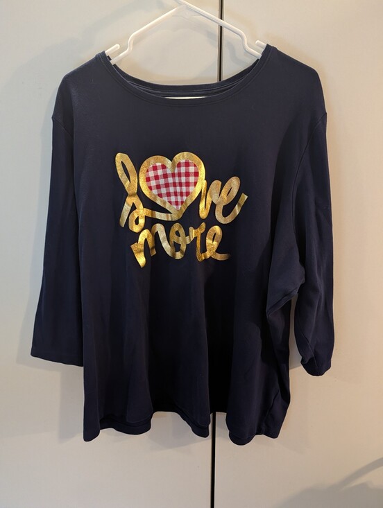 Kim Rogers | Tops | Kim Rogers 4x Navy Graphic Love More Heart Pullover ...